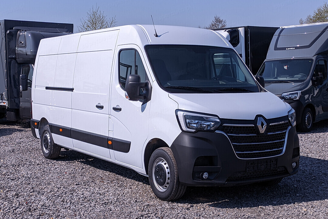 Porównanie: Renault Master 2024 vs Mercedes Sprinter 2024. Ważni gracze ...