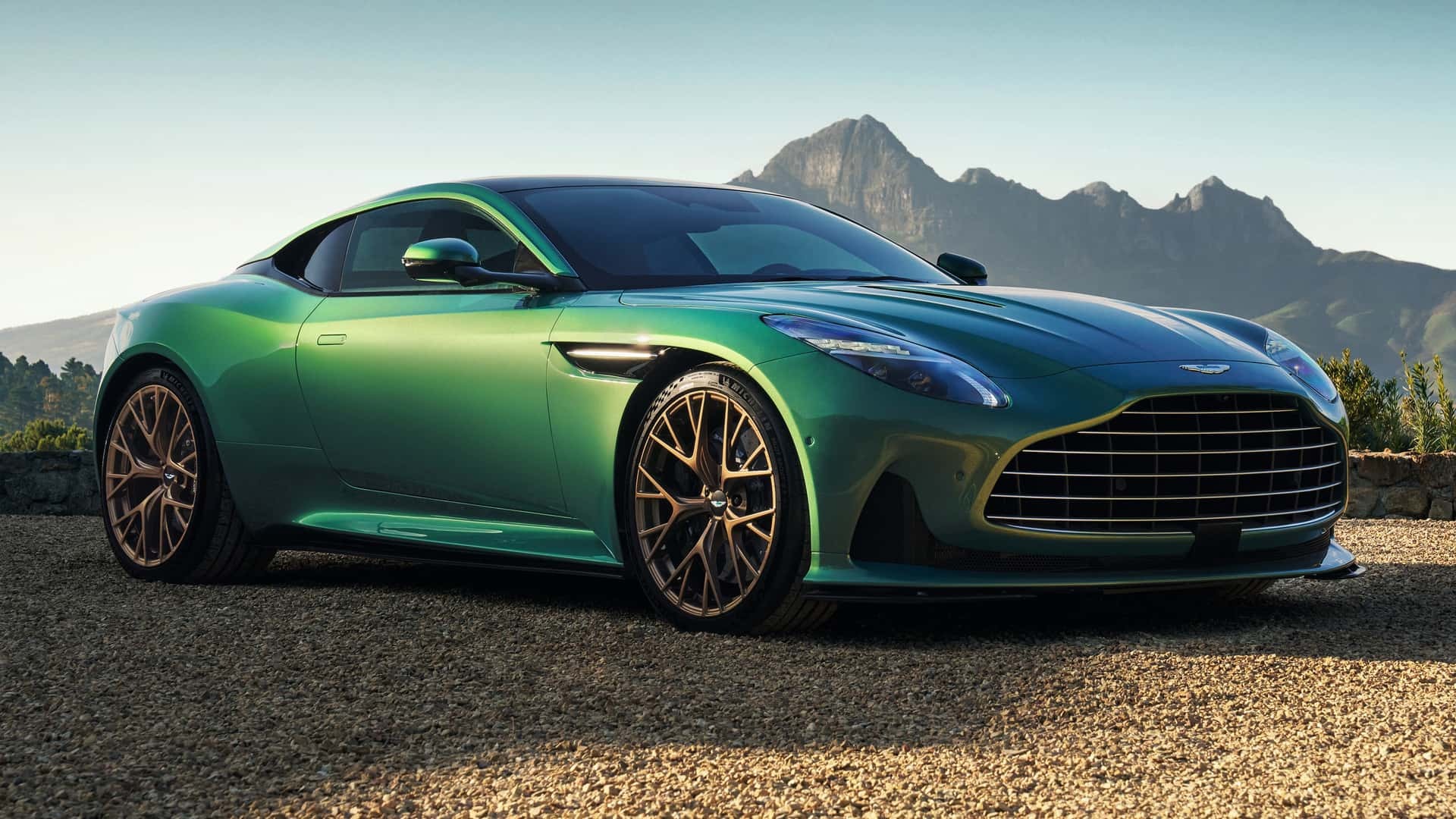 Premiera: Aston Martin DB12 2024. Już nie Grand Tourer, a "super tourer"