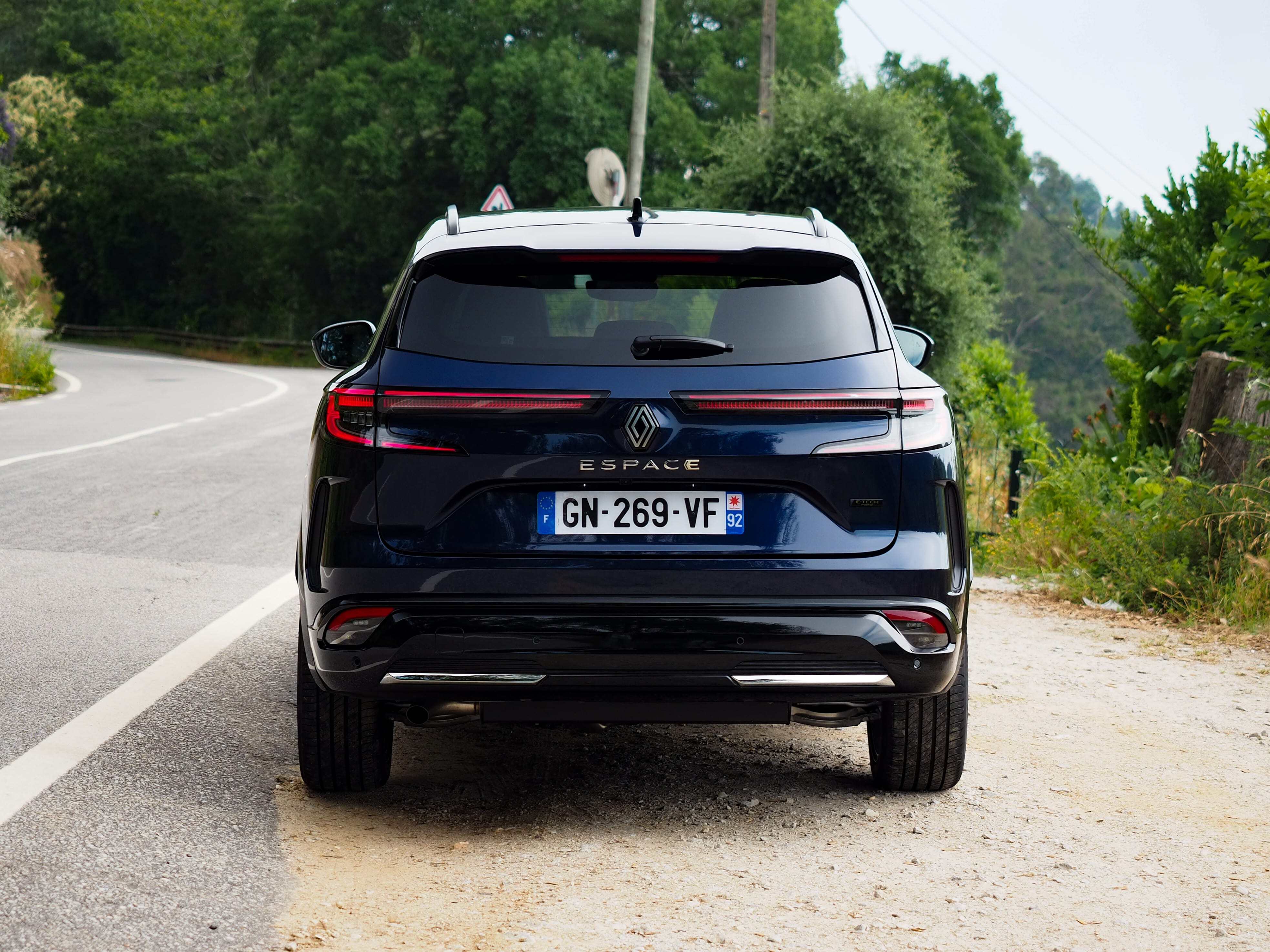 Pierwsza jazda: 6 generacja rodzinnego Renault Espace 2023