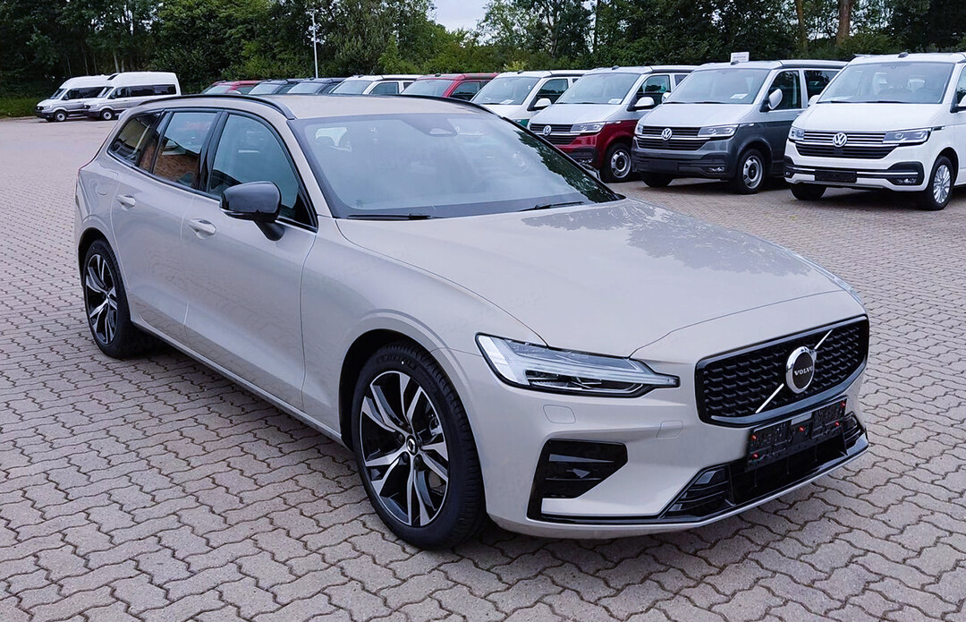 Volvo V60 B4 B Plus Dark Leasing Samochodu Superauto Pl